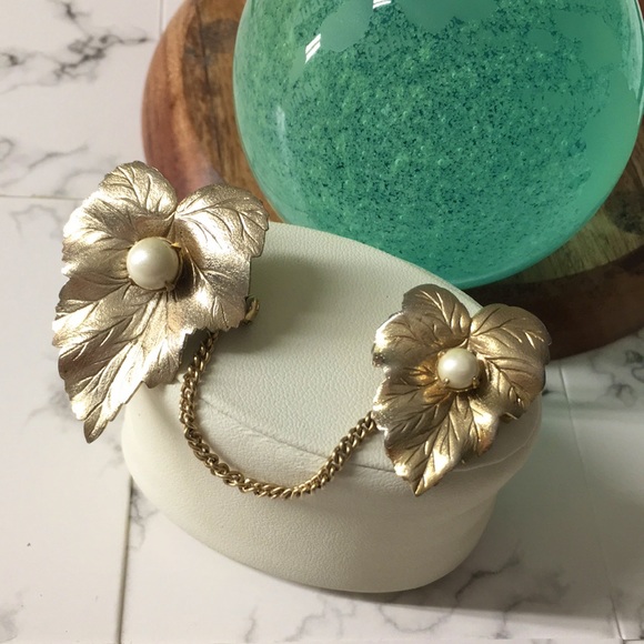 Sarah Coventry | Jewelry | Vtg Sarah Cov Double Brooch Set With Chain ...